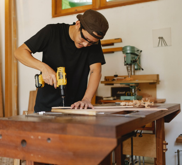 10 Signs You Have Too Many Decorations - Studio Apartment Ideas